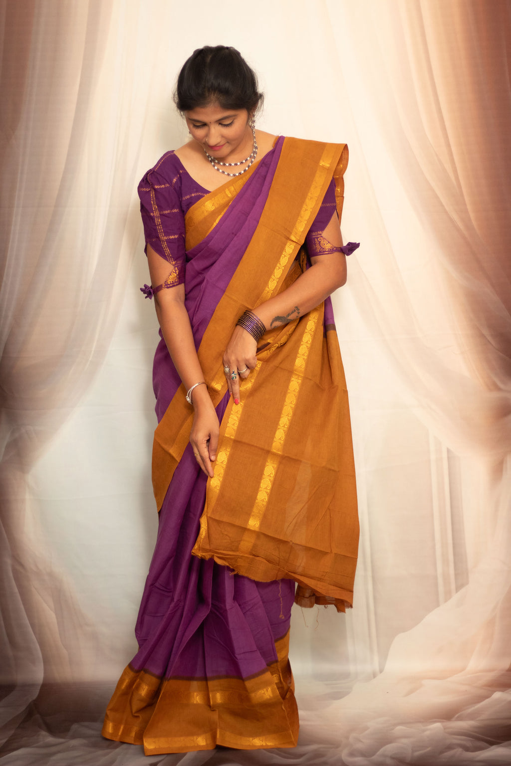 Madurai Sungudi Cotton - Adayar Plain Medium Ruthratcham Zari Border ...