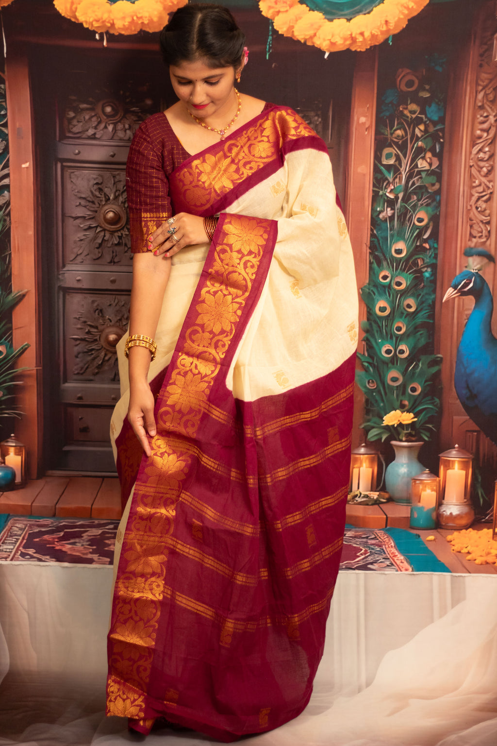 Madurai Sungudi Cotton Saree - Poonam Putta with Medium Zari Border & Blouse – ShivFabricWorld