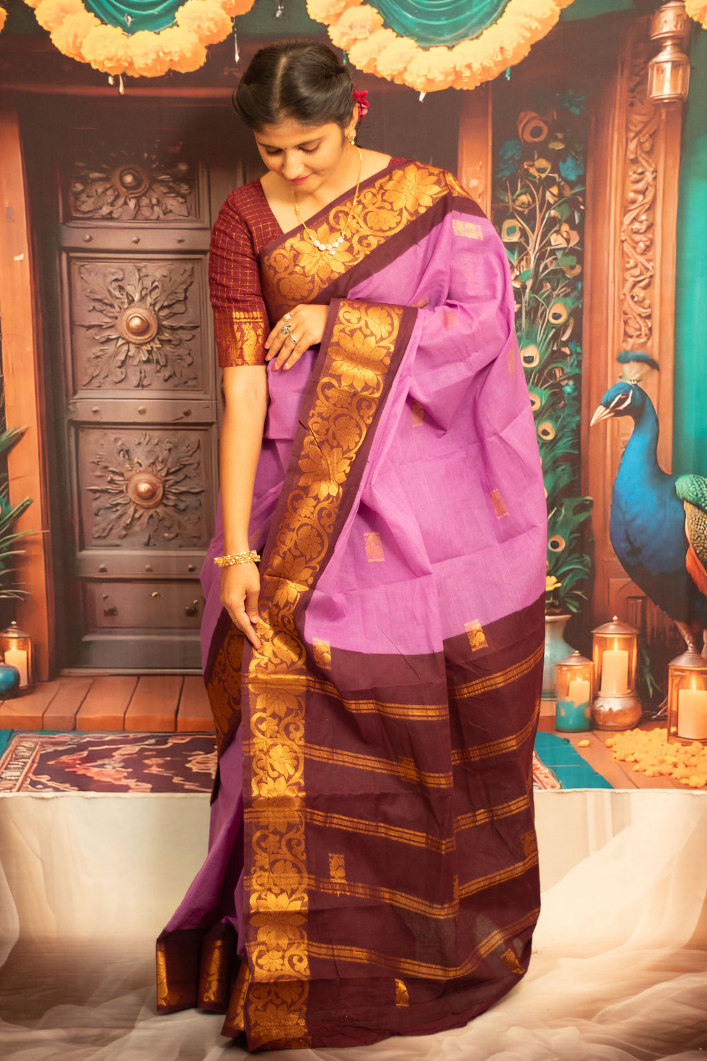 Madurai Sungudi Cotton Saree - Poonam Putta with Medium Zari Border ...